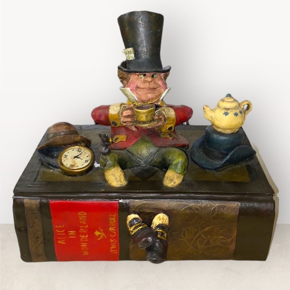 Bookworms | Art | Bookworms Alice In Wonderland Mad Hatter Sculpted Box ...